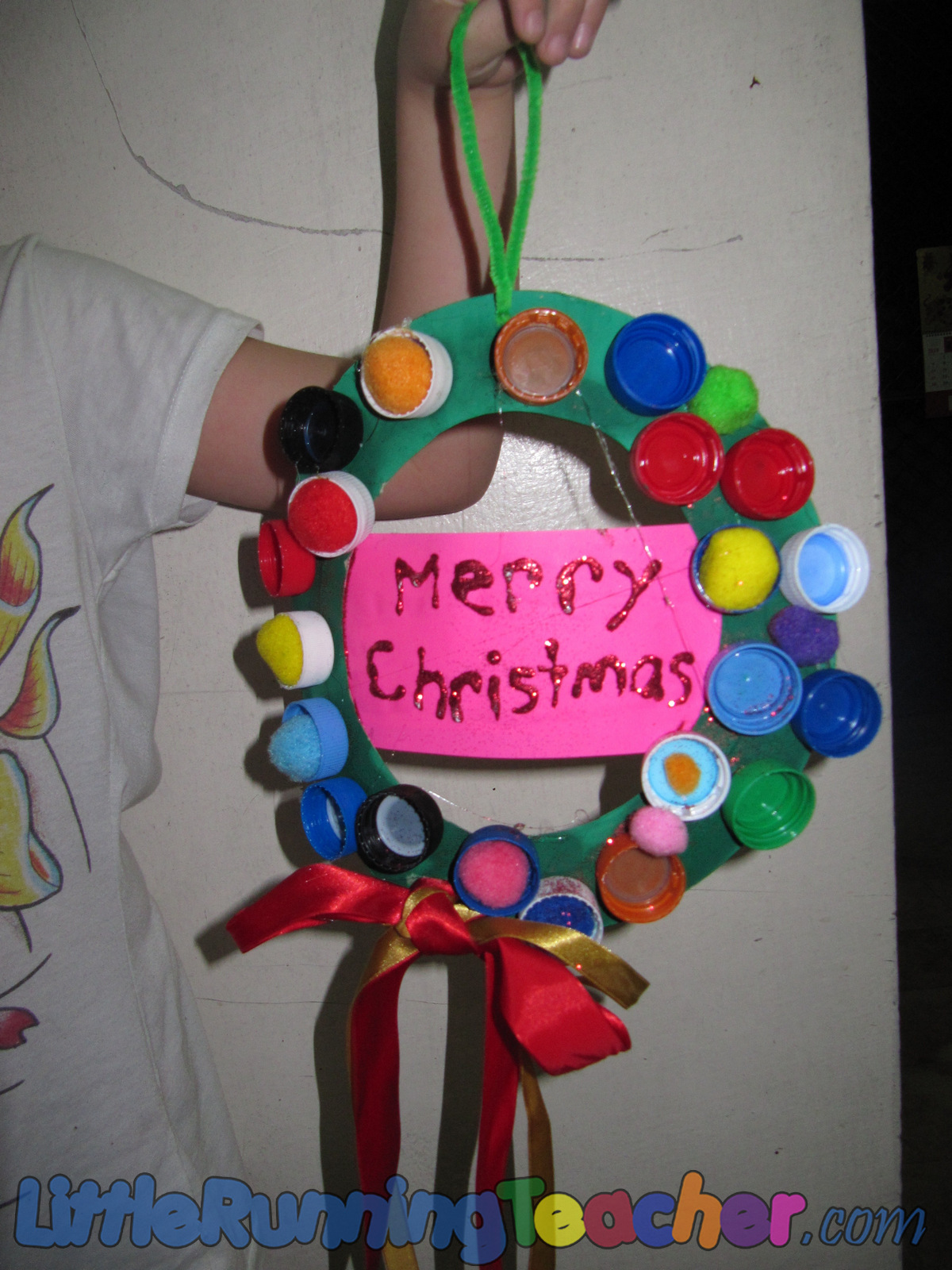 Recycled Christmas Wreath « Little Running Teacher